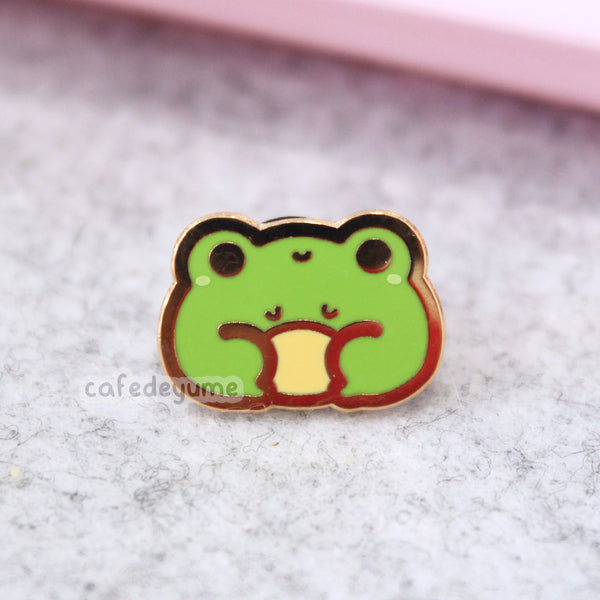 mini froggy enamel pin – Café de Yume